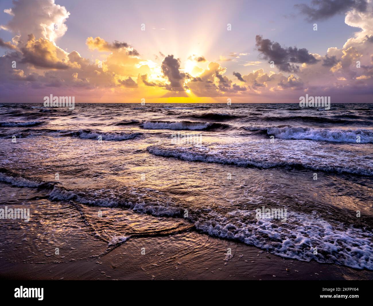 Beautiful nature sunrise hi-res stock photography and images - Alamy
