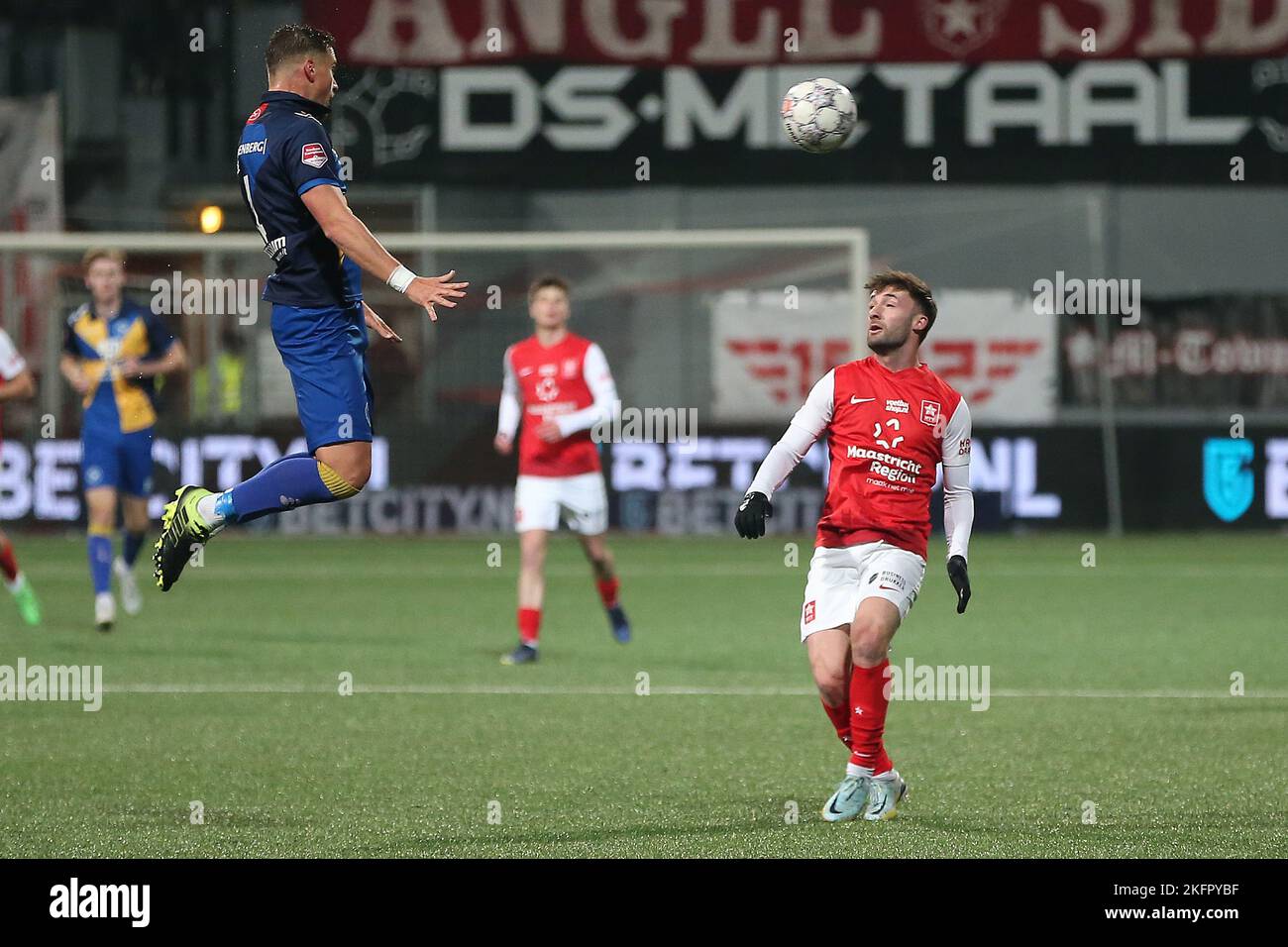 MAASTRICHT- football, 19-11-2022, stadion de Geusselt, MVV Maastricht ...