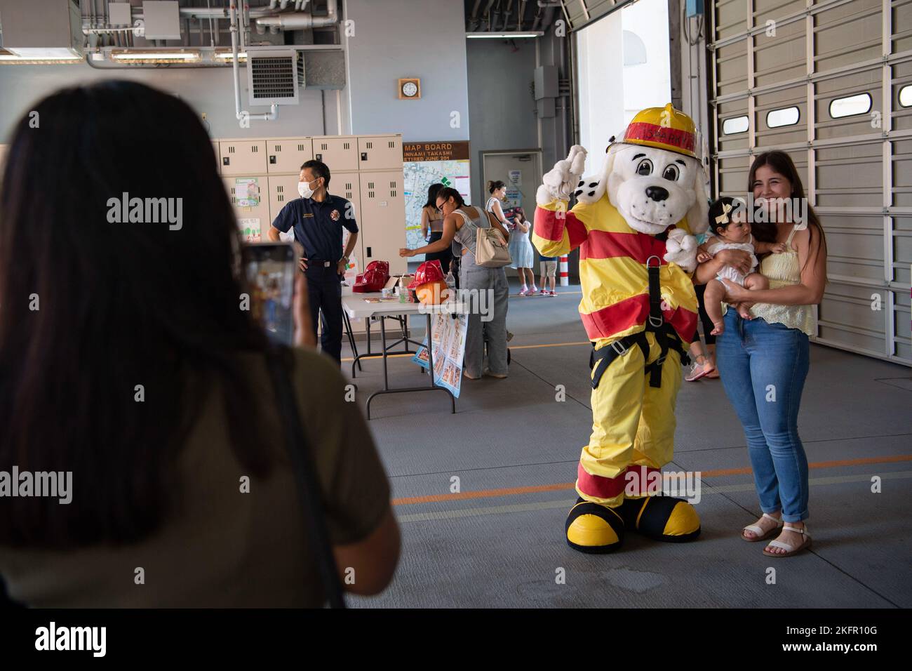 YOKOSUKA, Japan (Oct. 1, 2022) Community members onboard Commander ...