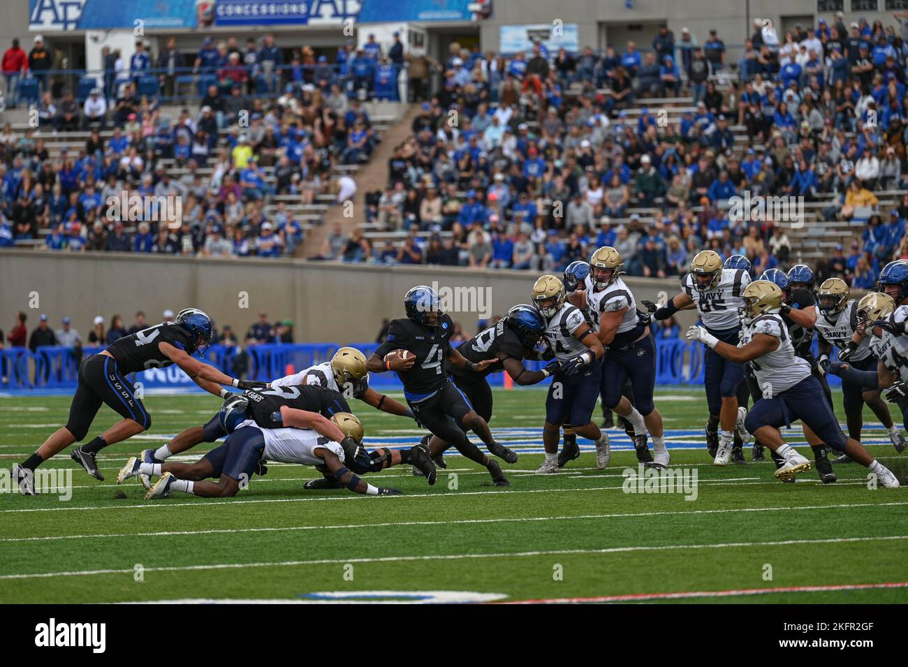 The U.S. Air Force Academy played the U.S. Naval Academy in a football ...