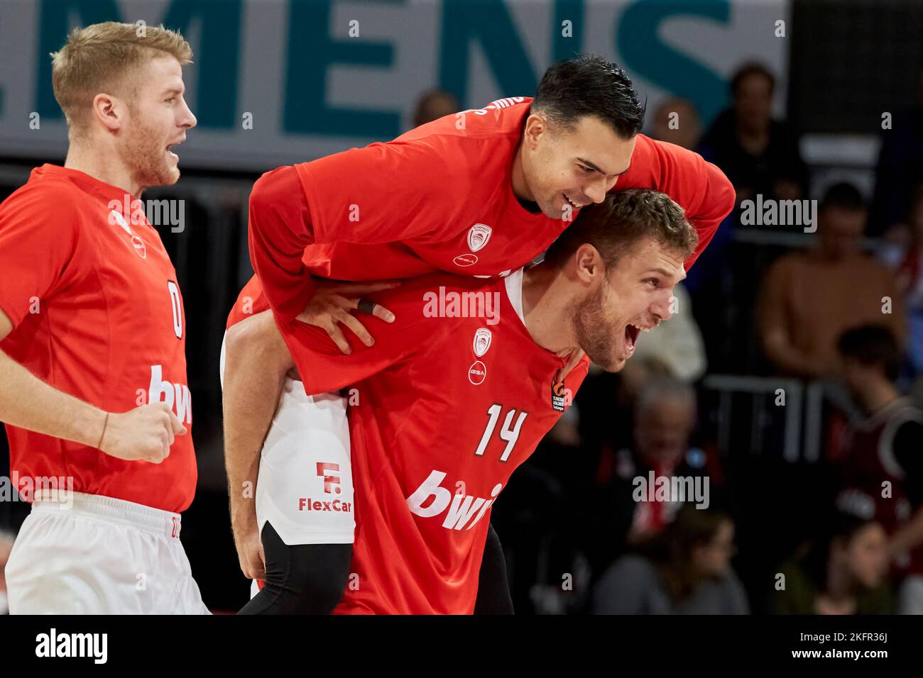 2022/23 FIBA EuroLeague | FC Bayern München vs Olympiacos Piraeus Stock ...