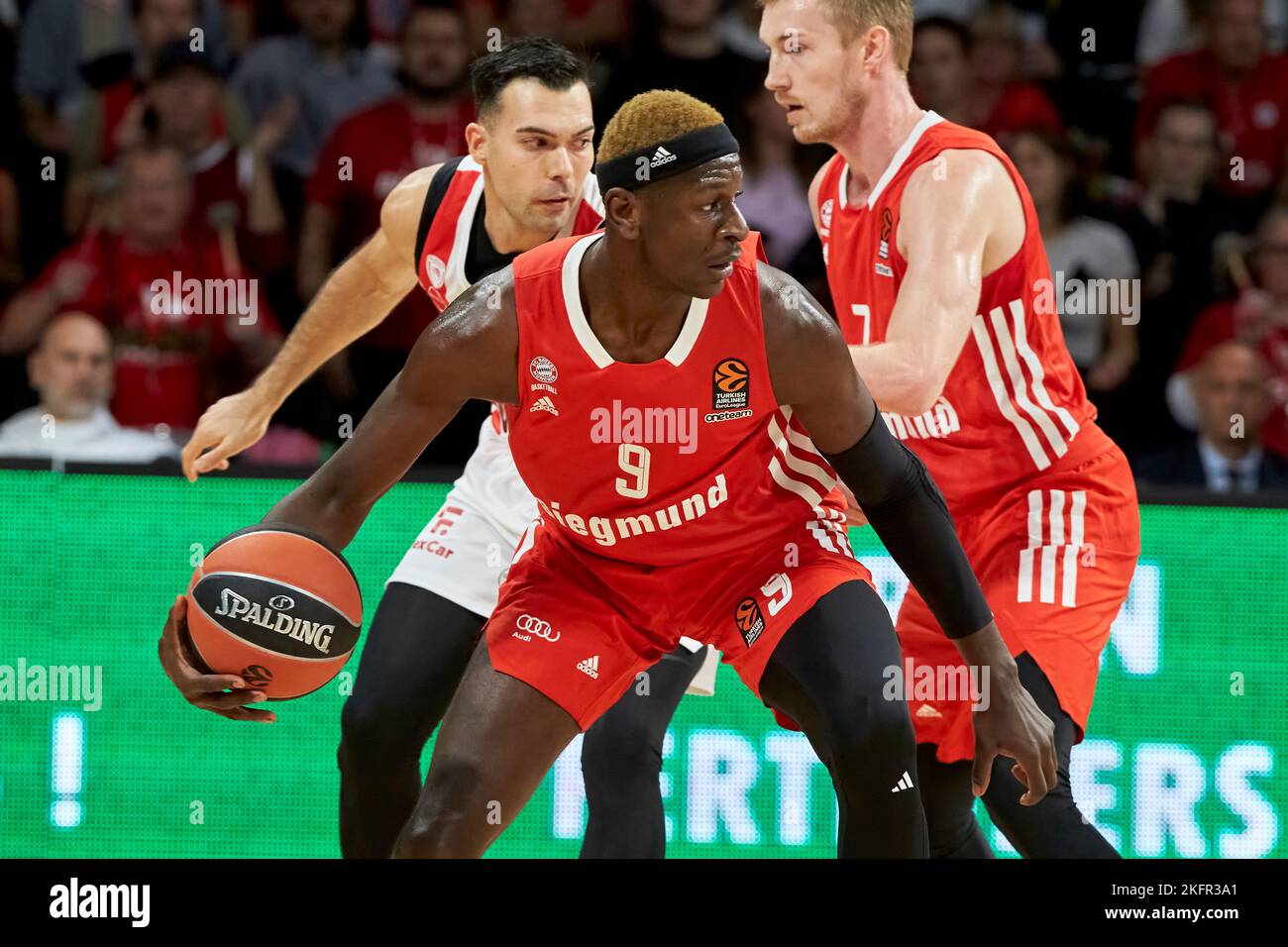 Giffey nils fc bayern munchen hi-res stock photography and images - Alamy
