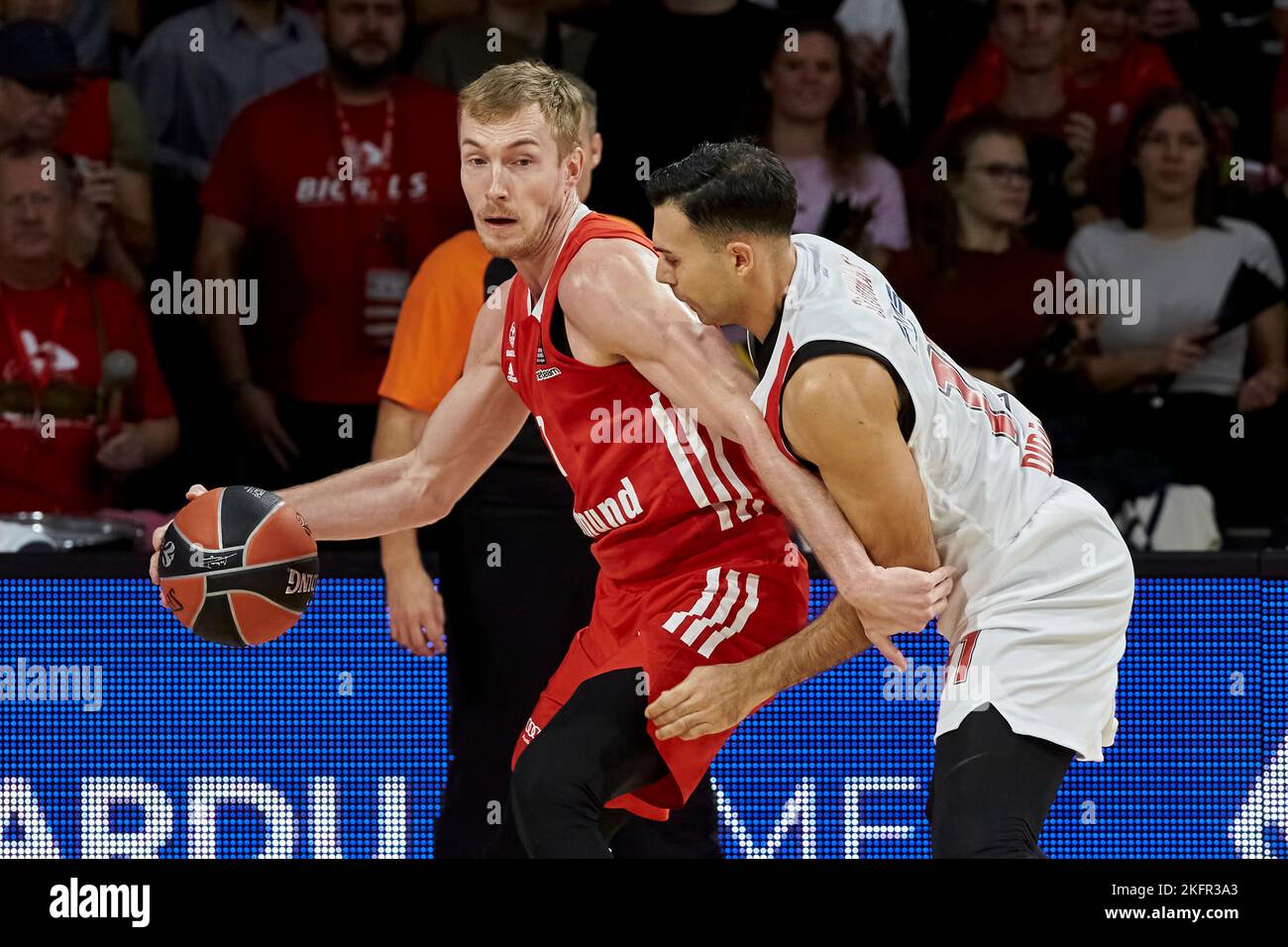 2022/23 FIBA EuroLeague | FC Bayern München vs Olympiacos Piraeus Stock ...