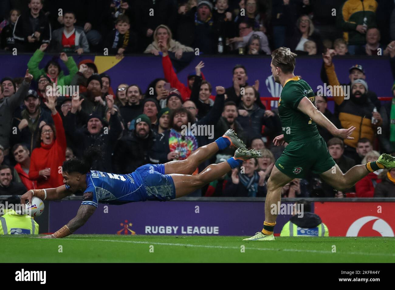 Manchester, UK. 19th Nov, 2022. *** Brian To'o Samoa TRY !!!during the ...