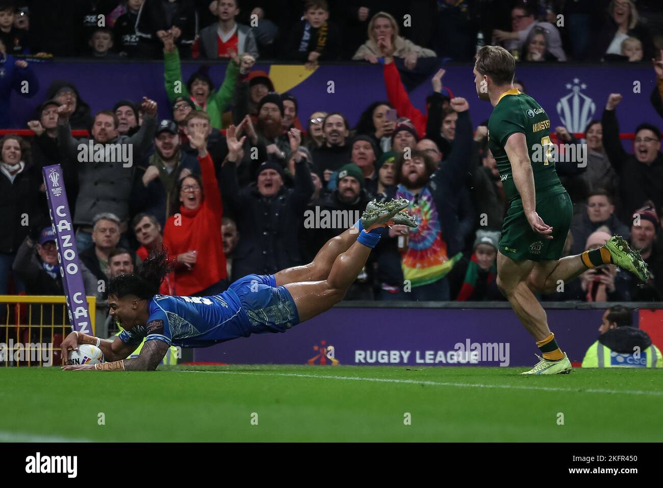 Manchester, UK. 19th Nov, 2022. ***Brian To'o Try Samoa during the ...