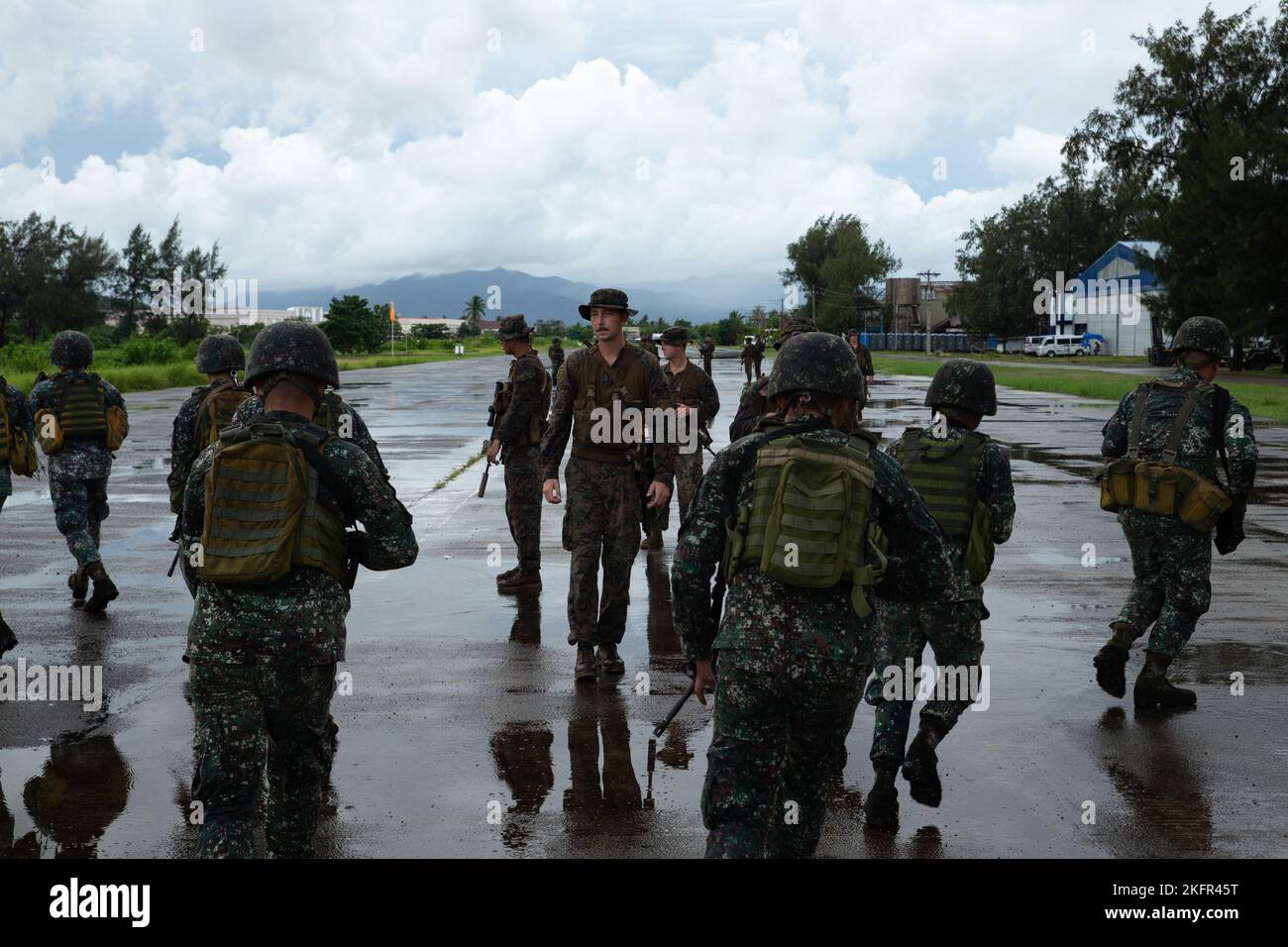 U.S. Marines with 1st Battalion, 2d Marines and Philippine Marines ...
