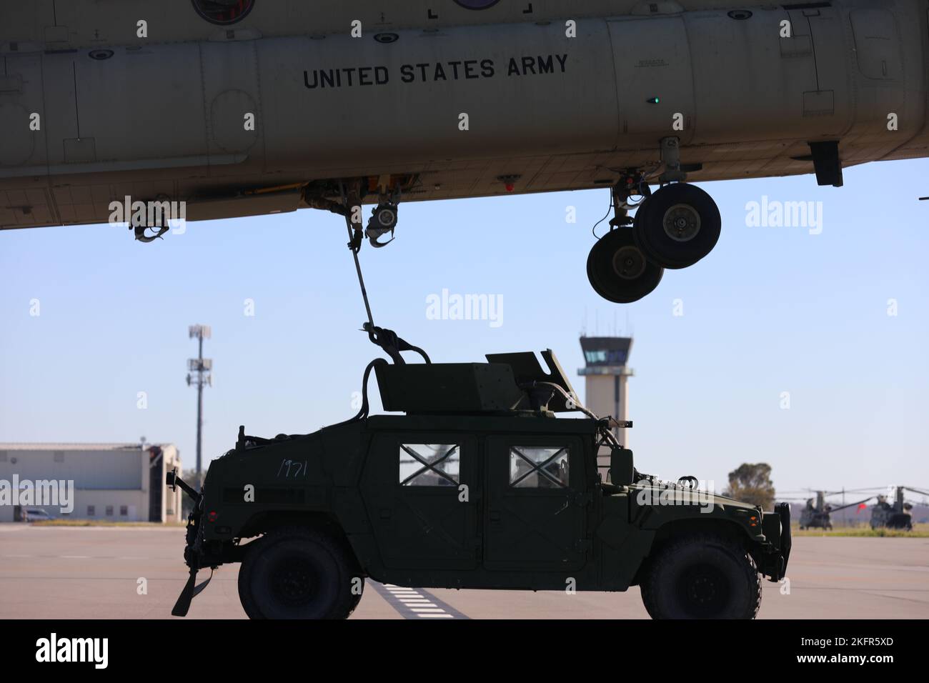 Florida National Guard (FLNG) aviators with the 1-185th Assault ...