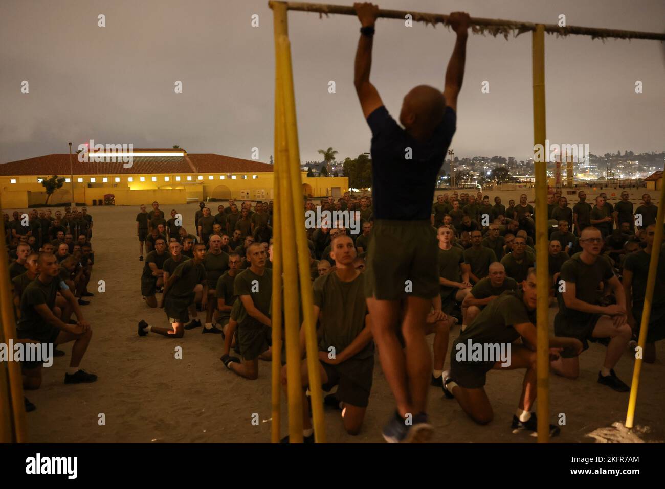 U.S. Marine Corps recruits with Mike Company, 2nd Recruit Training ...