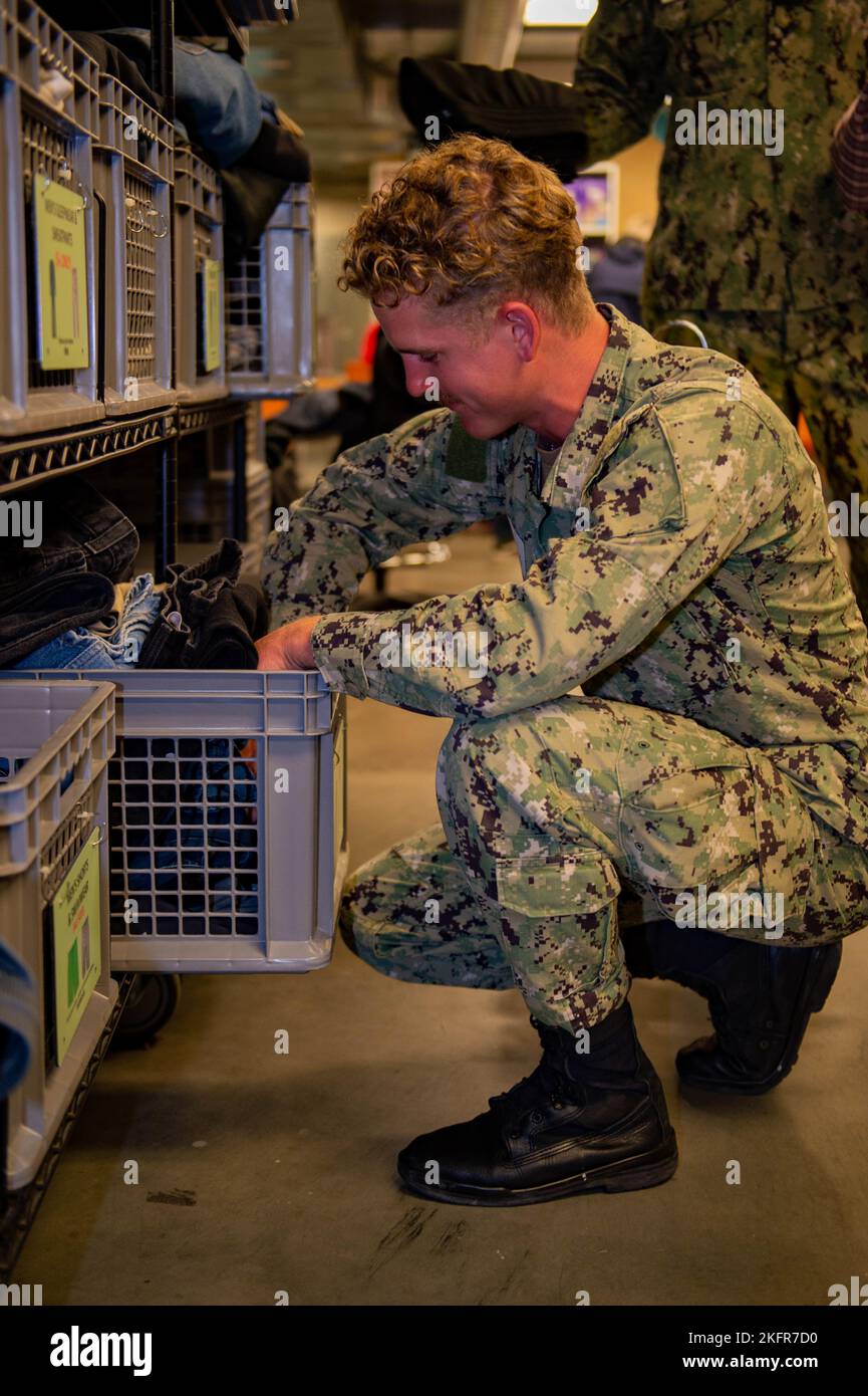 221003-N-IW069-1230 San Francisco (Oct. 3, 2022) Information Technician ...