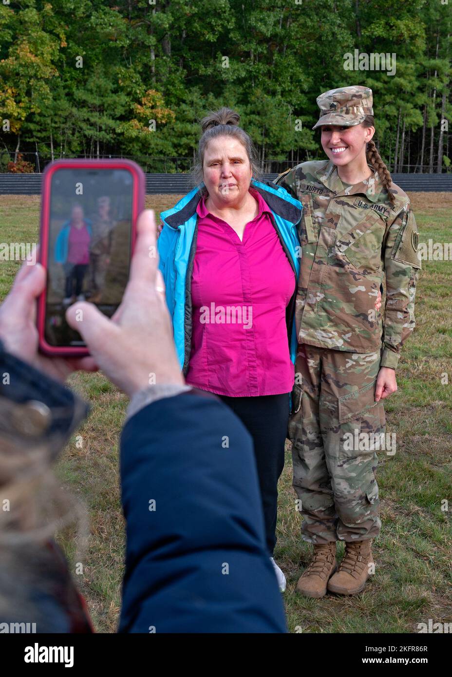 New Hampshire Army National Guardsman Sgt. Taylor Kurto and her aunt ...