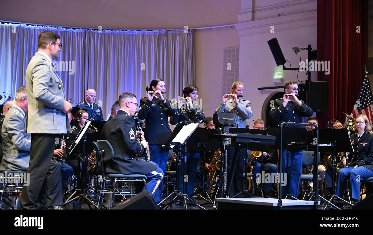 Army europe band and chorus hi-res stock photography and images - Alamy