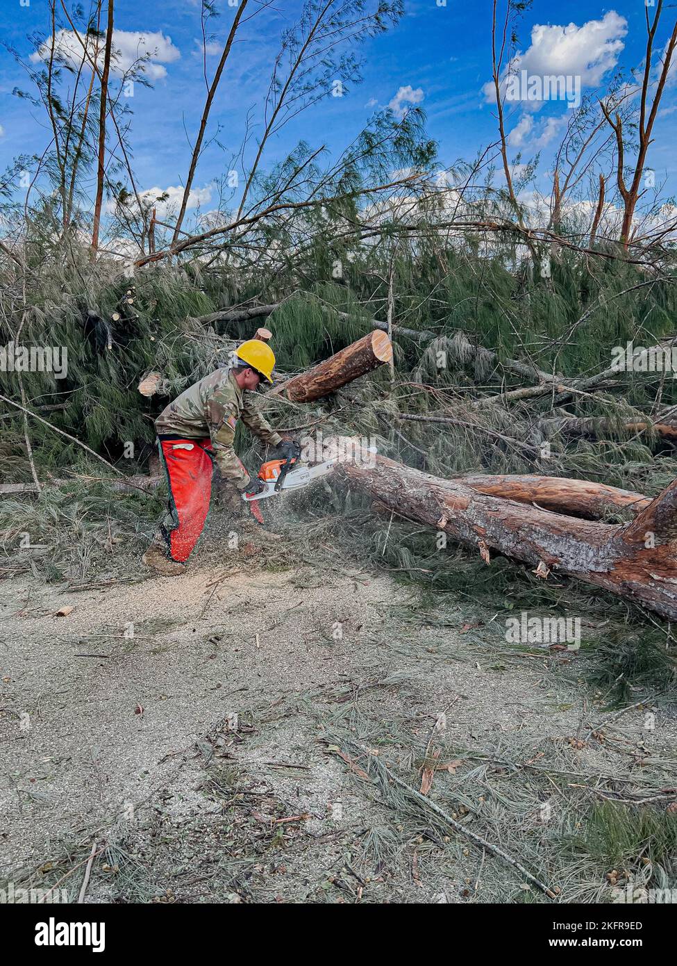 Florida Army National Guard, 870th Engineer Company (SAPPERS) attached ...
