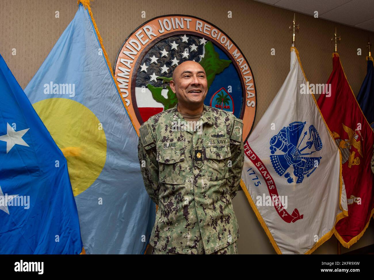 ASAN, Guam (Oct. 3, 2022) - Lt. Cmdr. Roger Blake receives an ovation ...