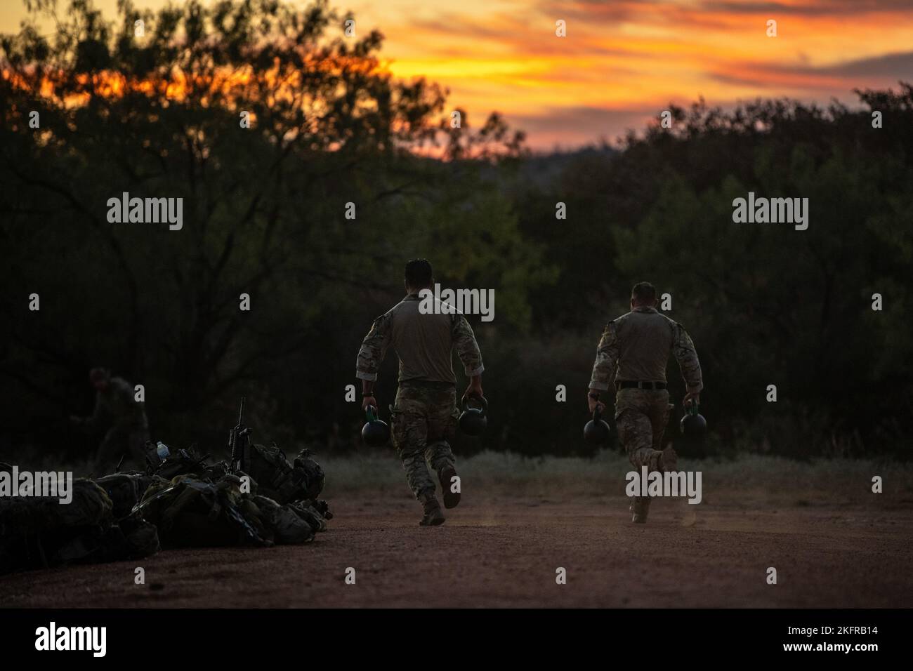 U.S. Air Force 1st Lt. John Luna, left, 9th Air Support Operations ...