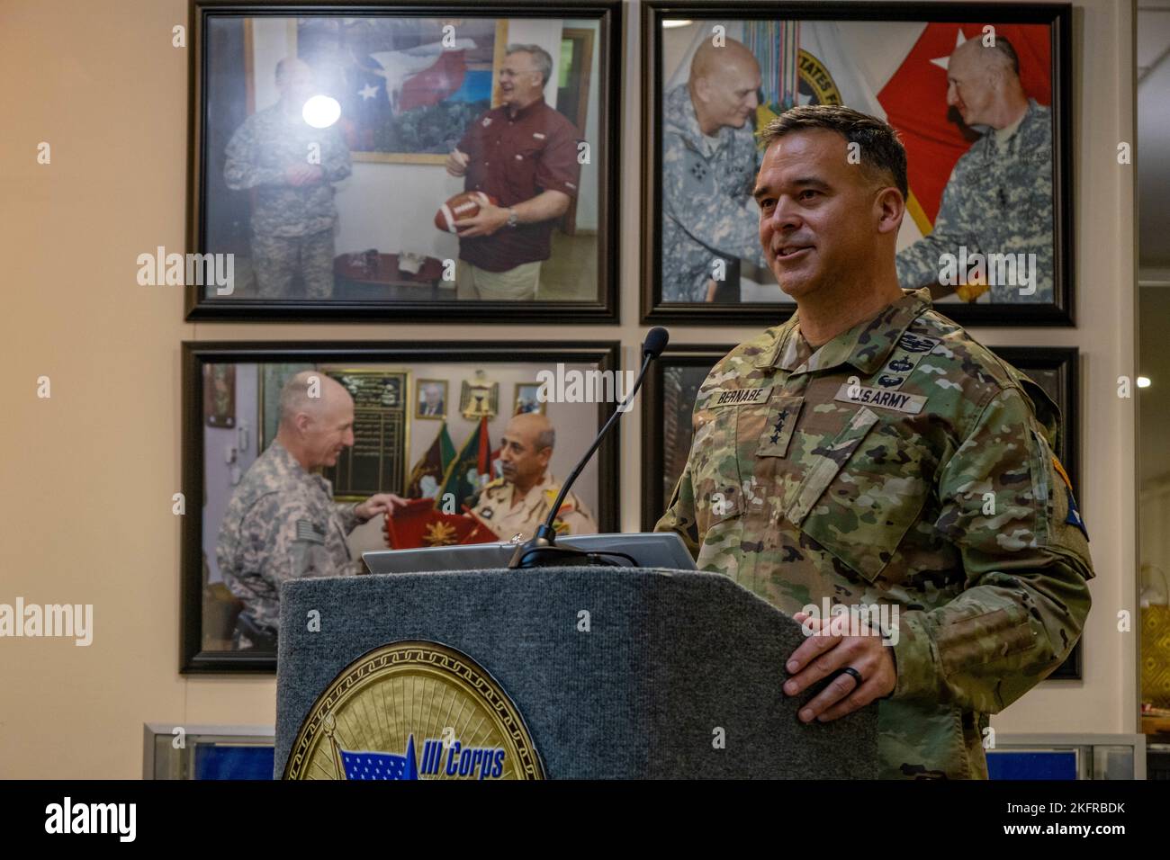 Lt. Gen Sean C. Bernabe, incoming commanding general of III Armored ...