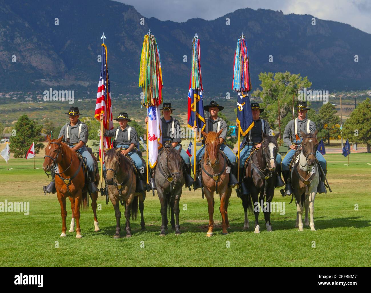 The 4th Infantry Division’s Mountain Color Guard pose for a photo ...