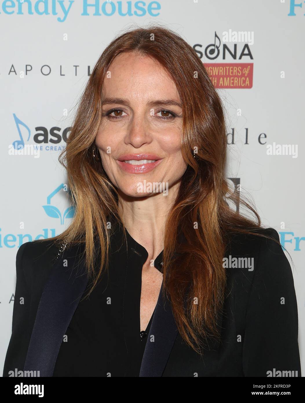 19 November 2022 -Beverly Hills, California - Saffron Burrows. Friendly ...
