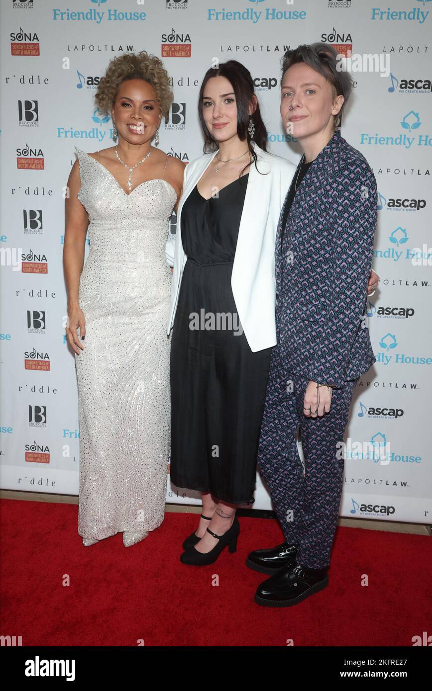 19 November 2022 -Beverly Hills, California - Christina Simos, Bella ...