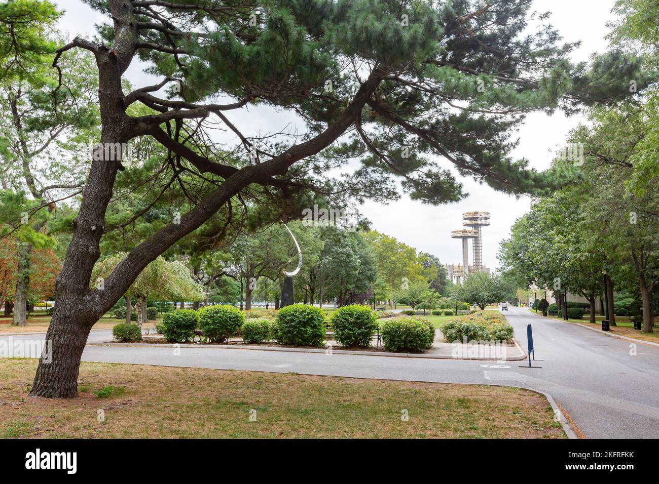 New york state pavilion observation towers hi-res stock photography and ...