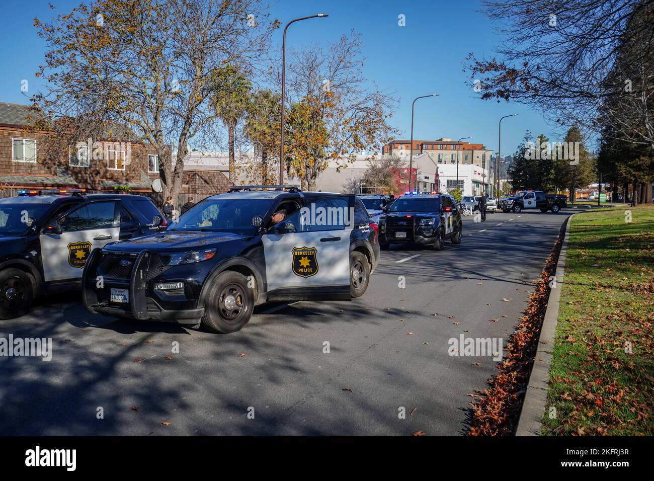 Berkeley california traffic police hi-res stock photography and images ...