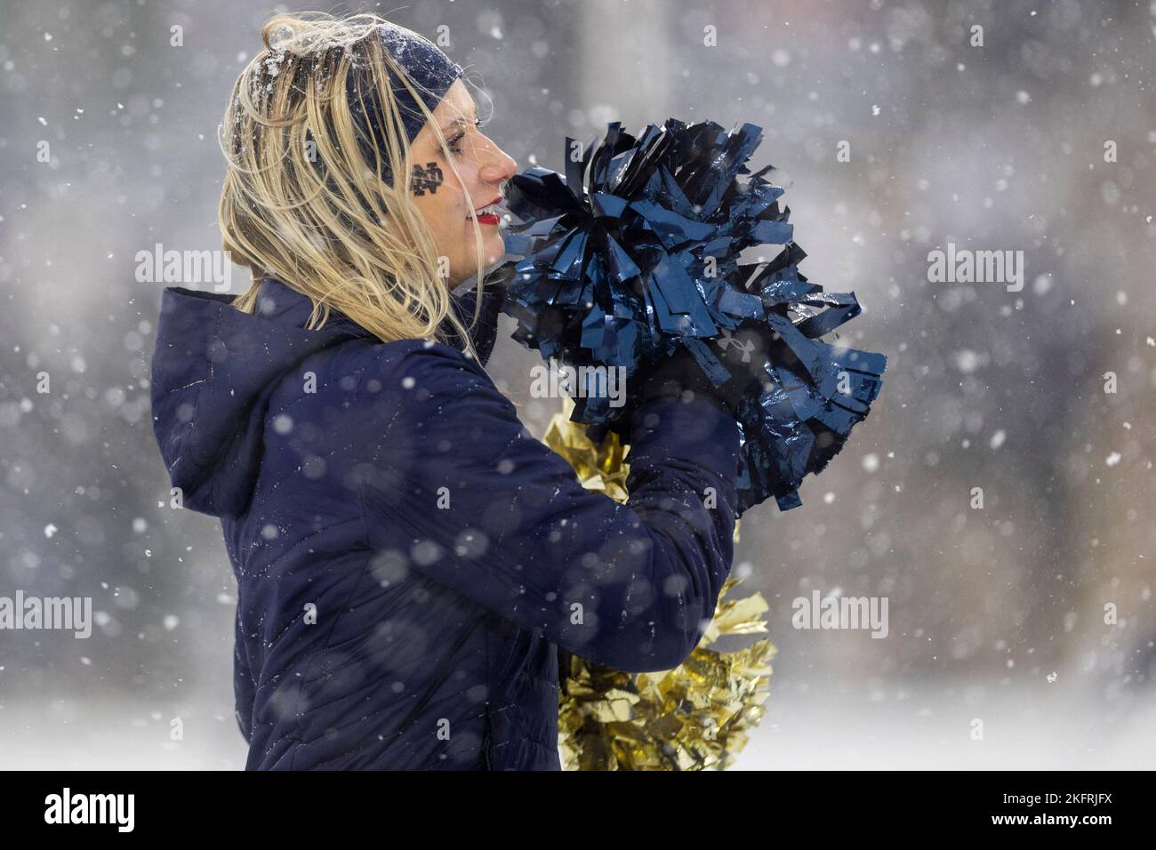 November 19, 2022: Notre Dame cheerleader performs during NCAA football ...