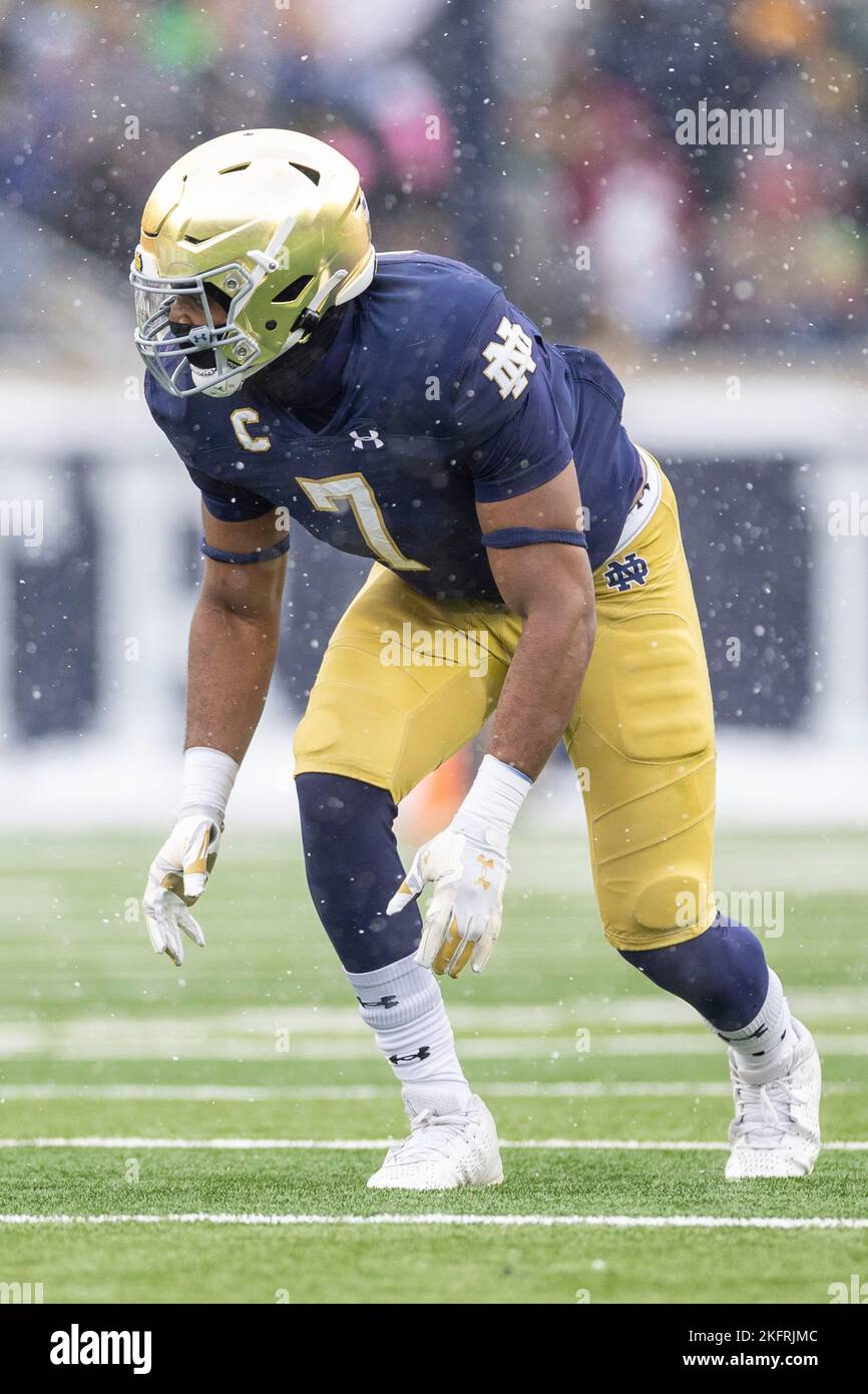 South Bend, Indiana, USA. 19th Nov, 2022. Notre Dame defensive lineman ...