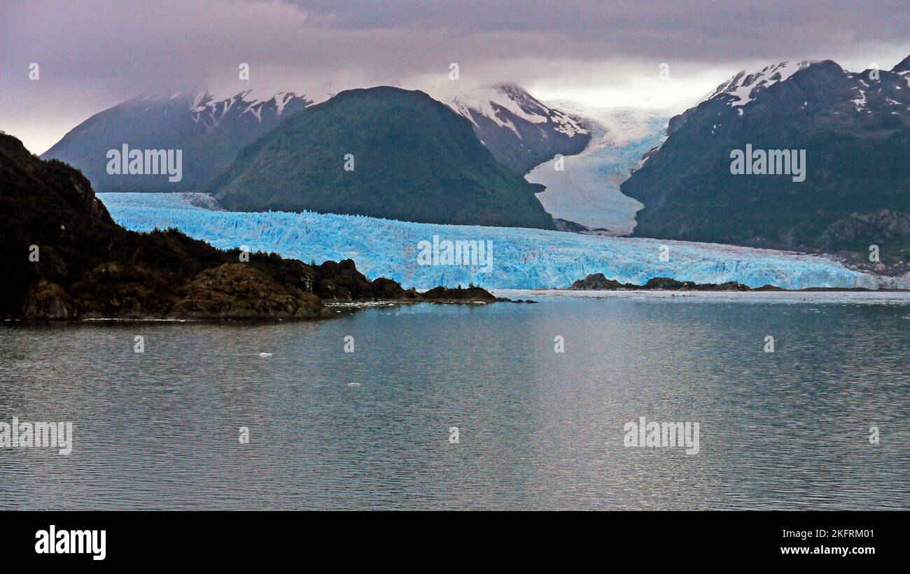 Pius XII glacier (horizontal), Patagonian Channels, Chile, 2011-01-25 ...