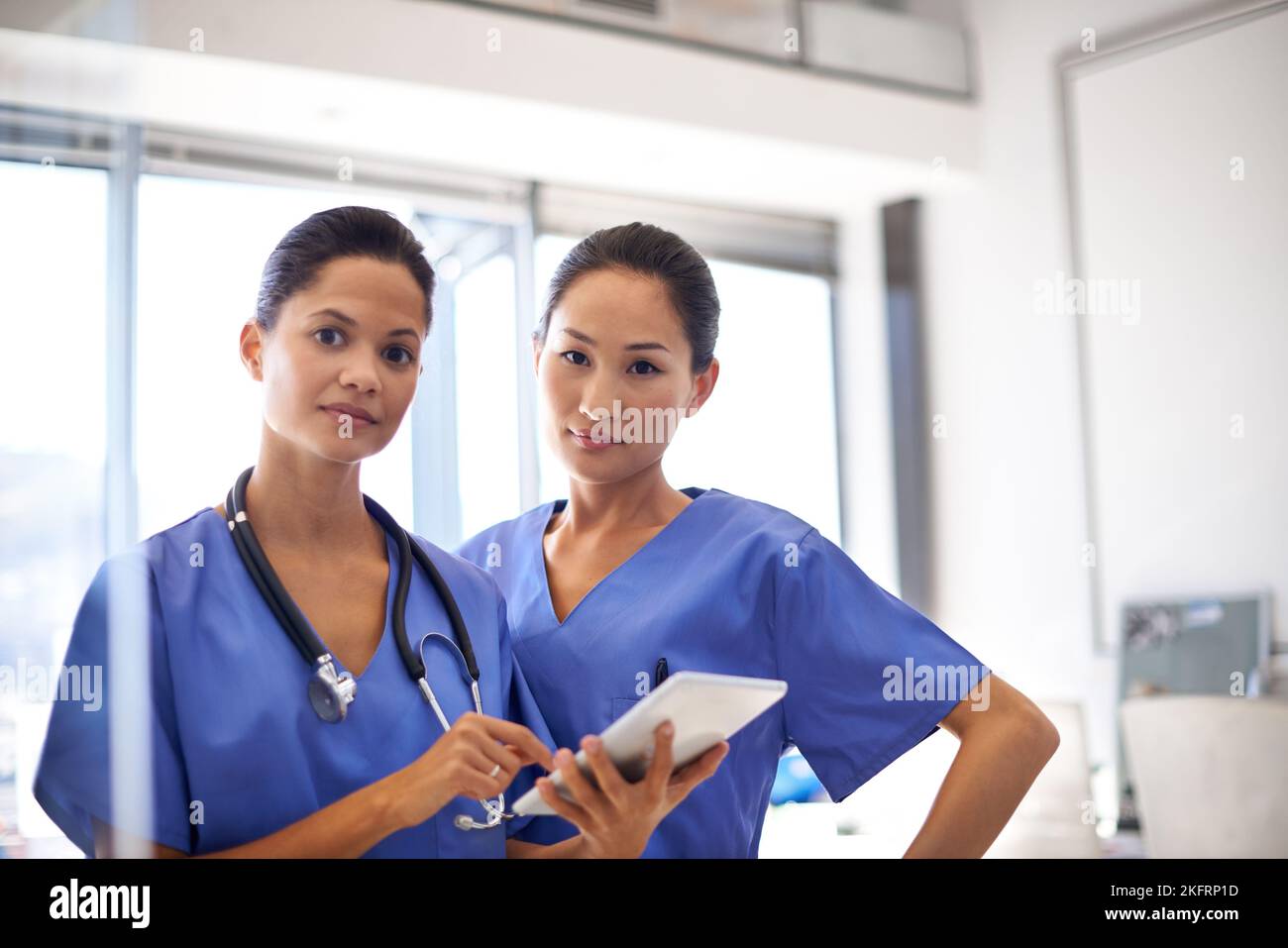 Two nurses hospital hi-res stock photography and images - Alamy