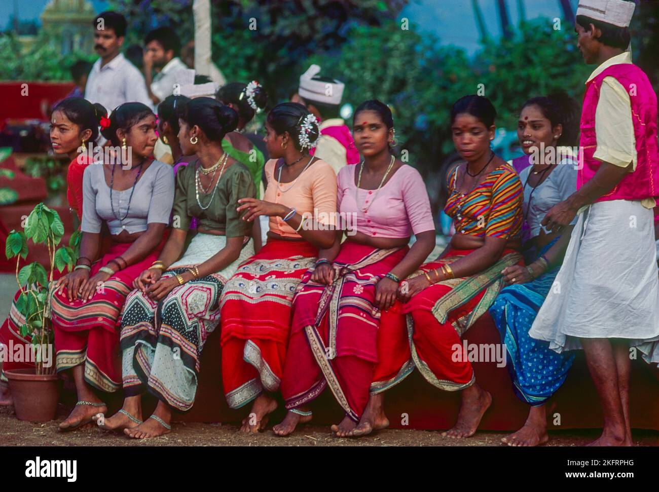 Folk artist ladies Varli tribe resting in group in Mumbai Stock Photo ...