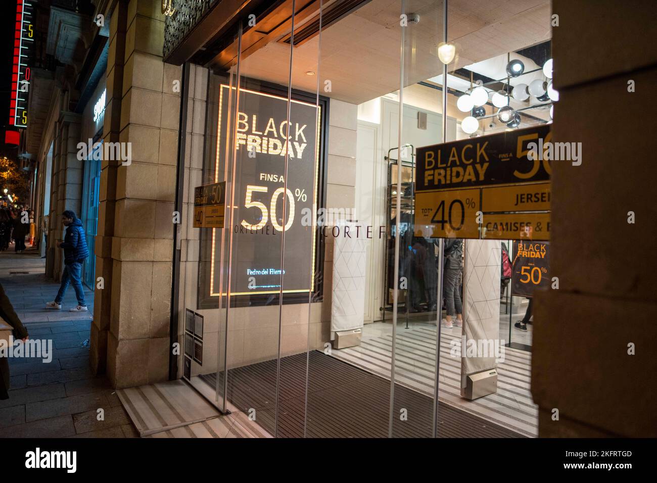Barcelona, Catalonia, Spain. 19th Nov, 2022. Shops in Barcelona with ...