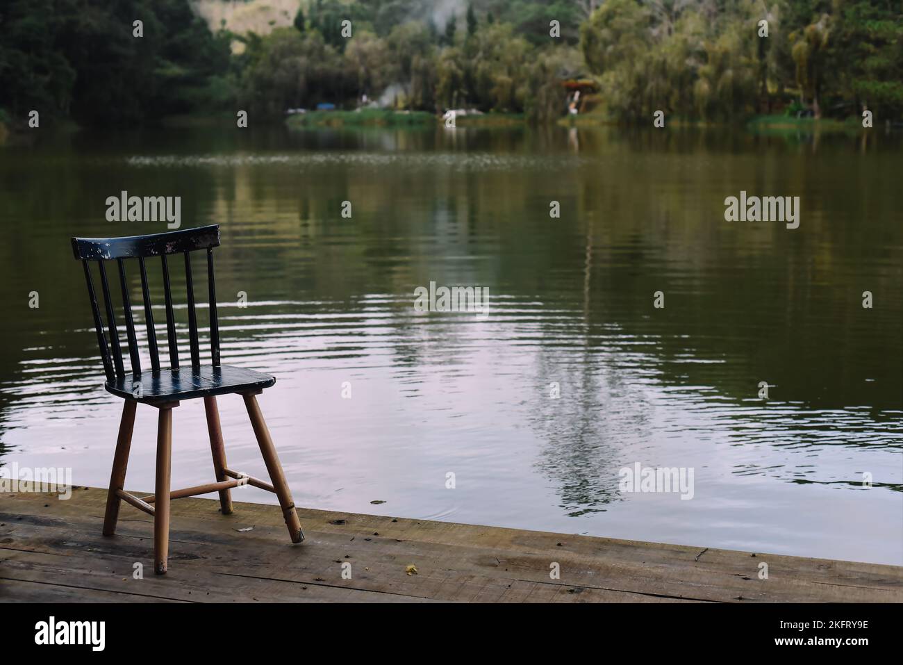 Sad empty chair hi-res stock photography and images - Alamy