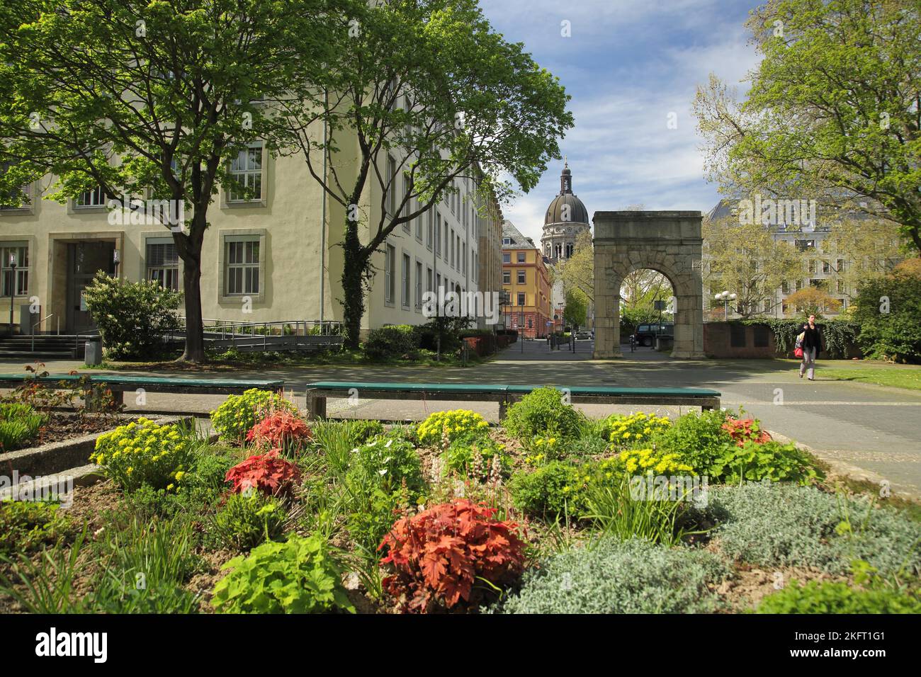 Ernst-Ludwig-Platz with Dativius-Victor-Arch built 3rd century and ...