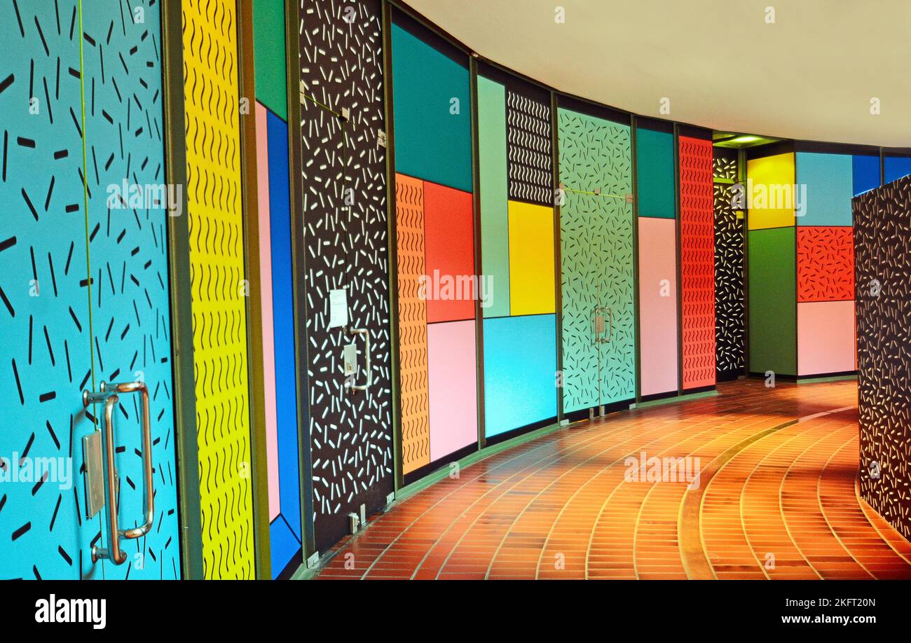 Mall walls hi-res stock photography and images - Alamy