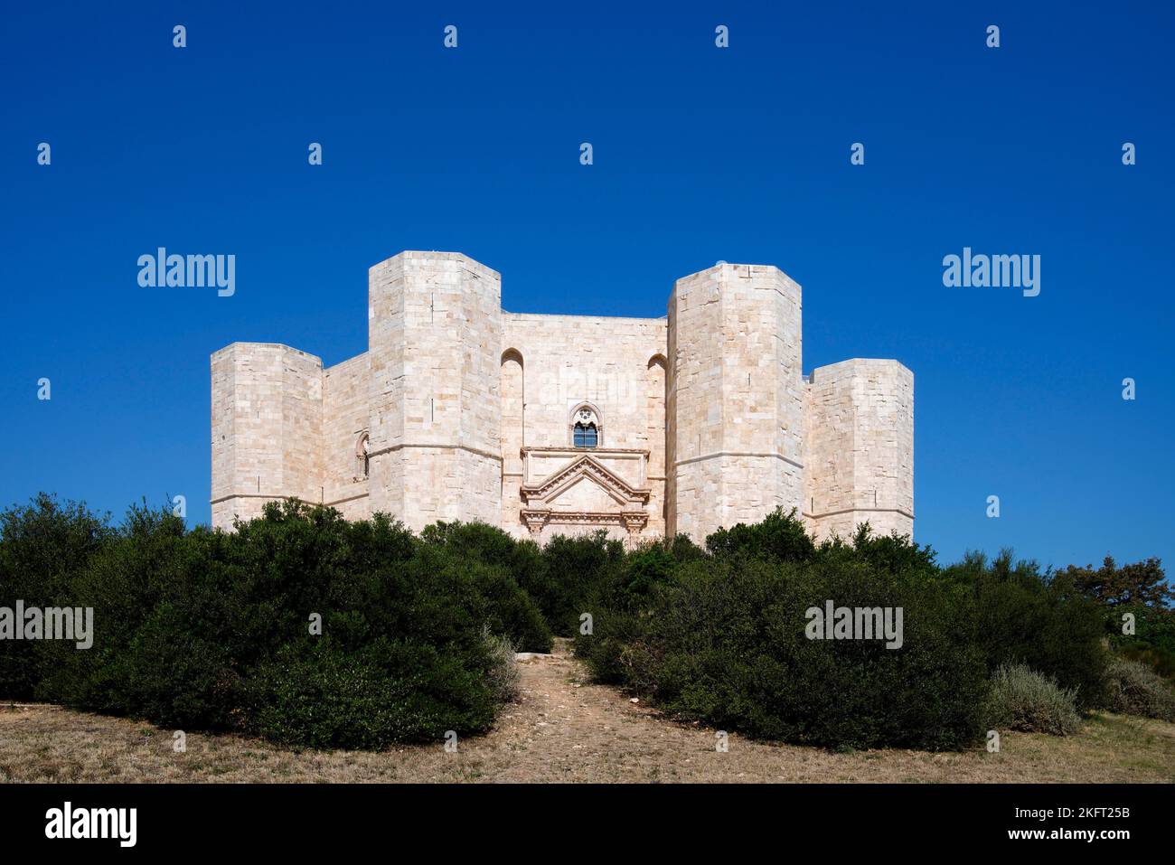 Castle, Castel del Monte, Hohenstaufen Emperor, Frederick II, Puglia ...