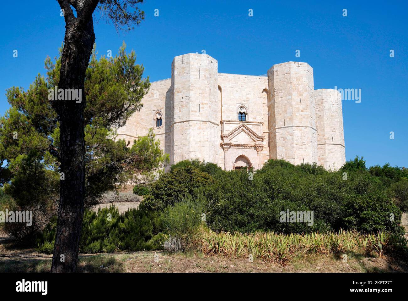 Castle, Castel del Monte, Hohenstaufen Emperor, Frederick II, Puglia ...