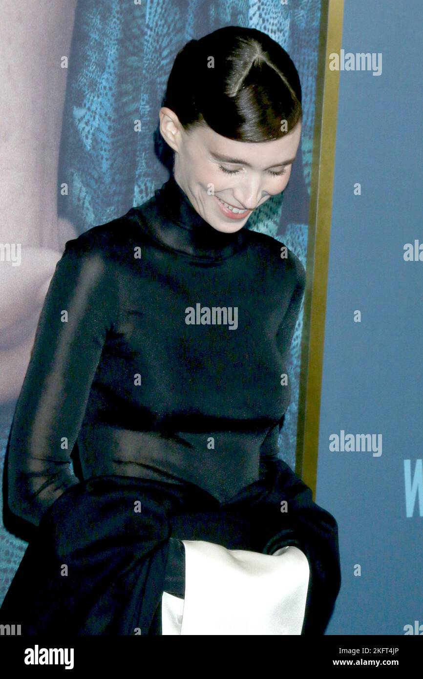 November 17, 2022, Beverly Hills, CA, USA: LOS ANGELES - NOV 17: Rooney ...