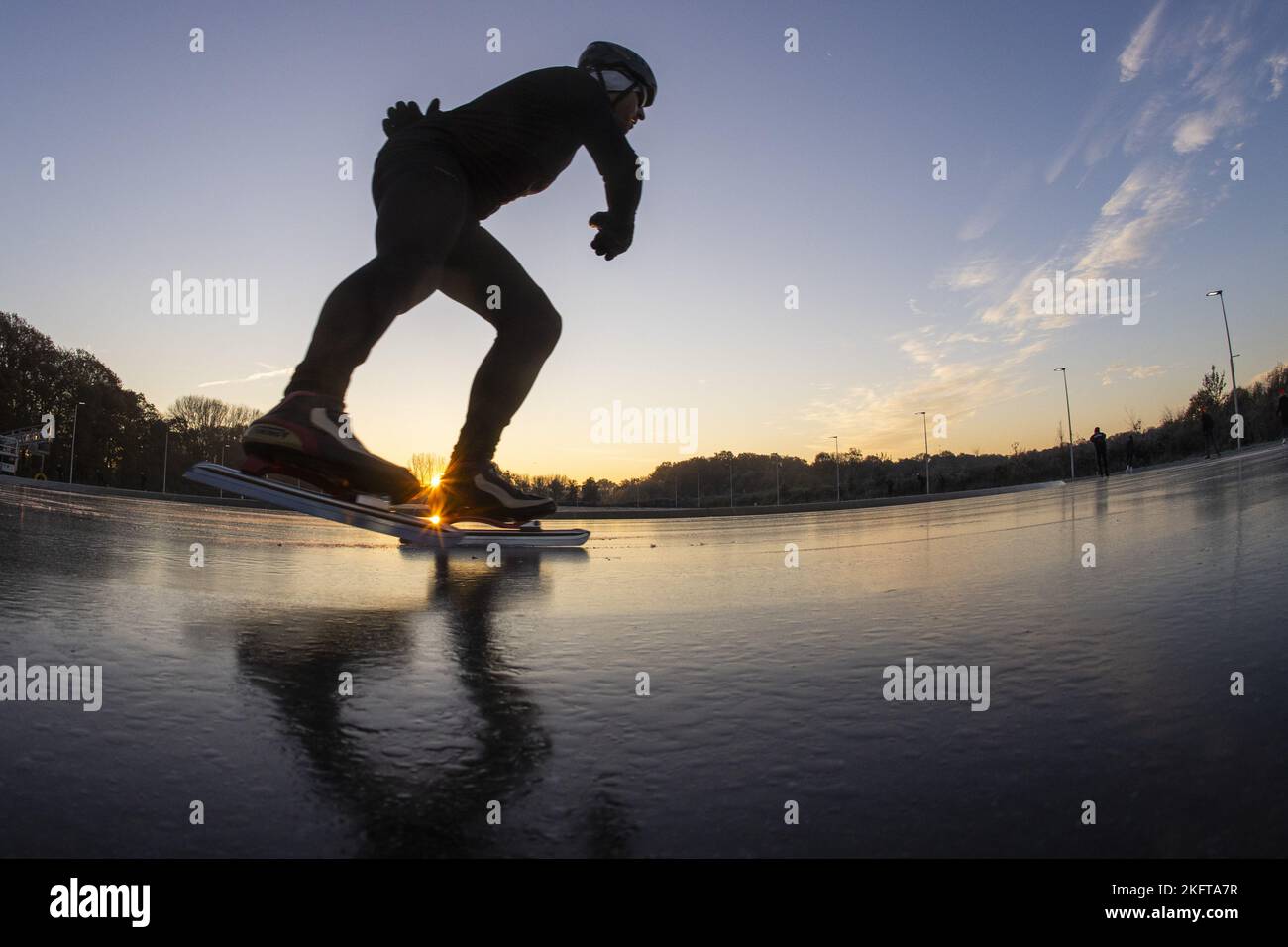 WINTERSWIJK - Skating enthusiasts on the natural ice rink of the ...
