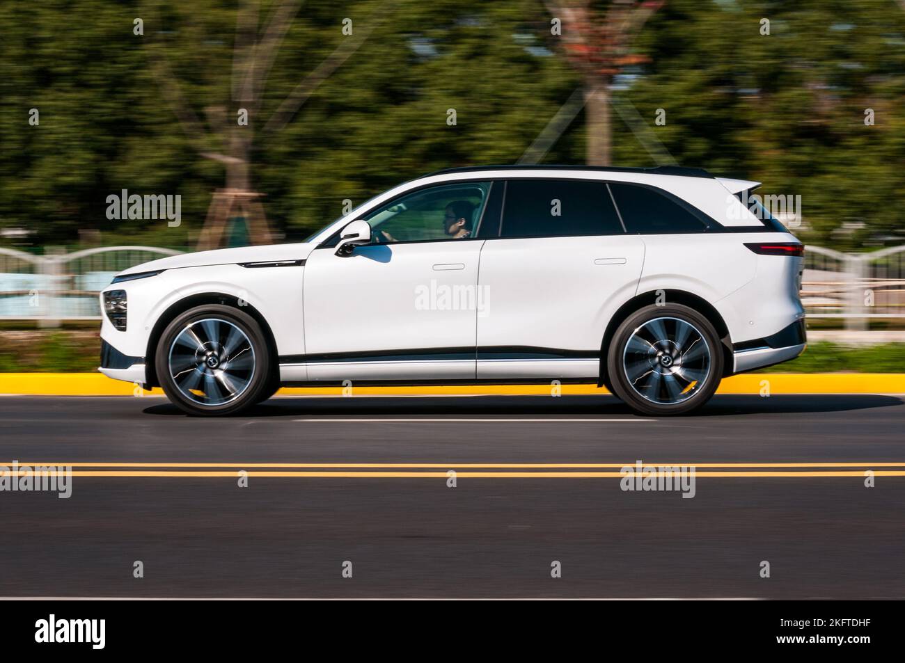 Long range 4WD performance version of the XPeng G9 electric SUV being ...