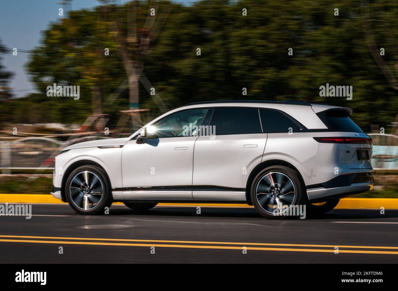 Long range 4WD performance version of the XPeng G9 electric SUV being ...