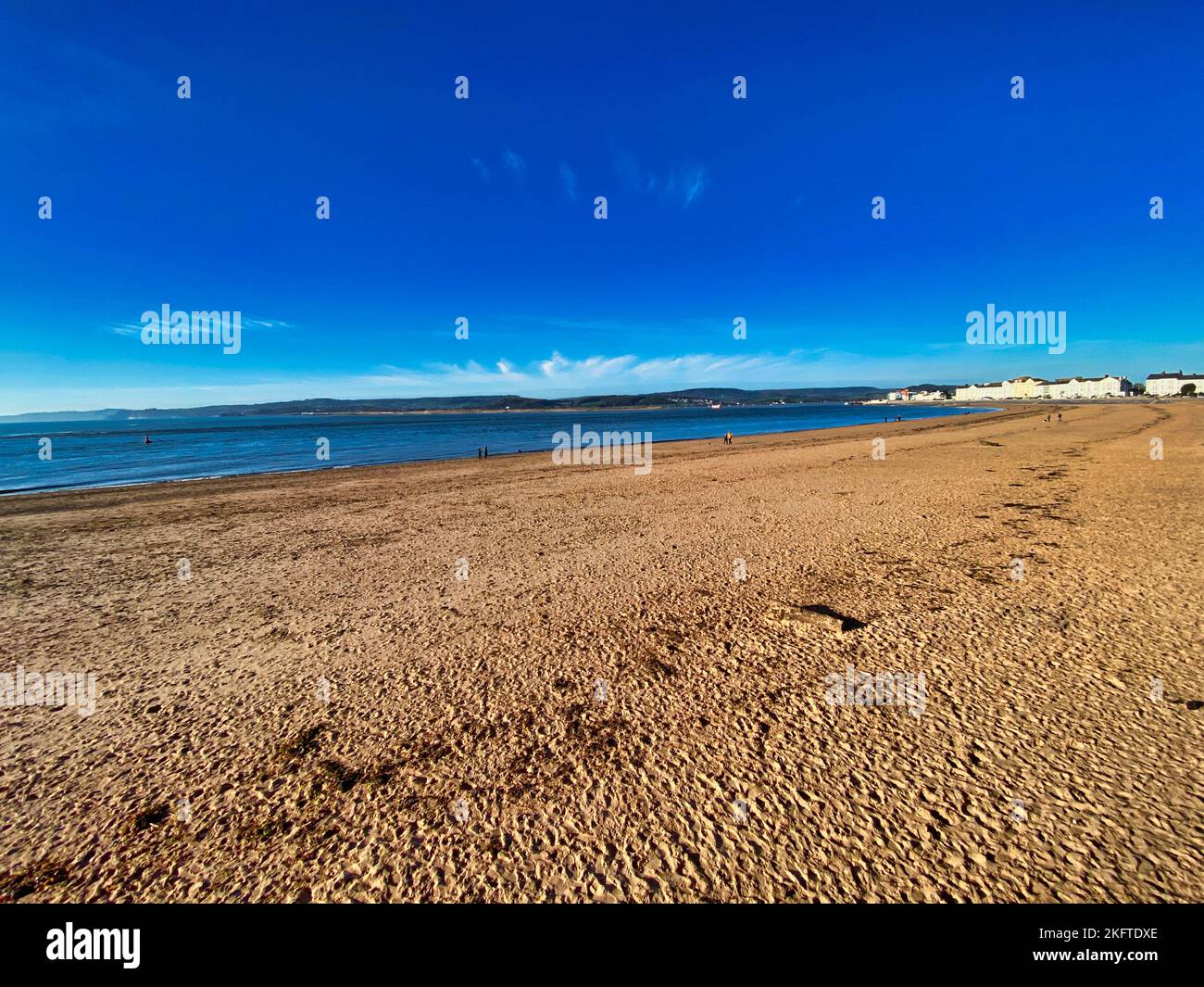 Beautiful europe seafront walk blue hi-res stock photography and images ...