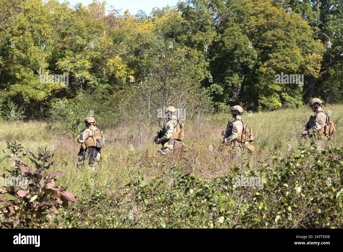 Joint training exercise with Det 2. 6 Co. 3/238th AVN MEDEVAC, Cox ...