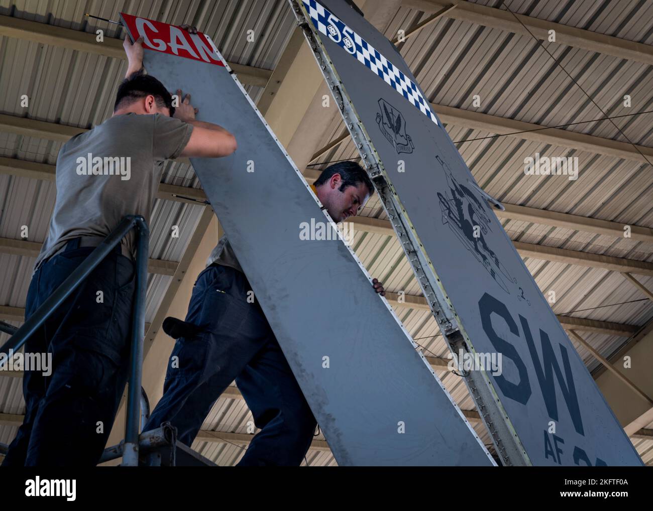U.S. Air Force Staff Sgt Matthew McFadden (right), 55th Fighter ...