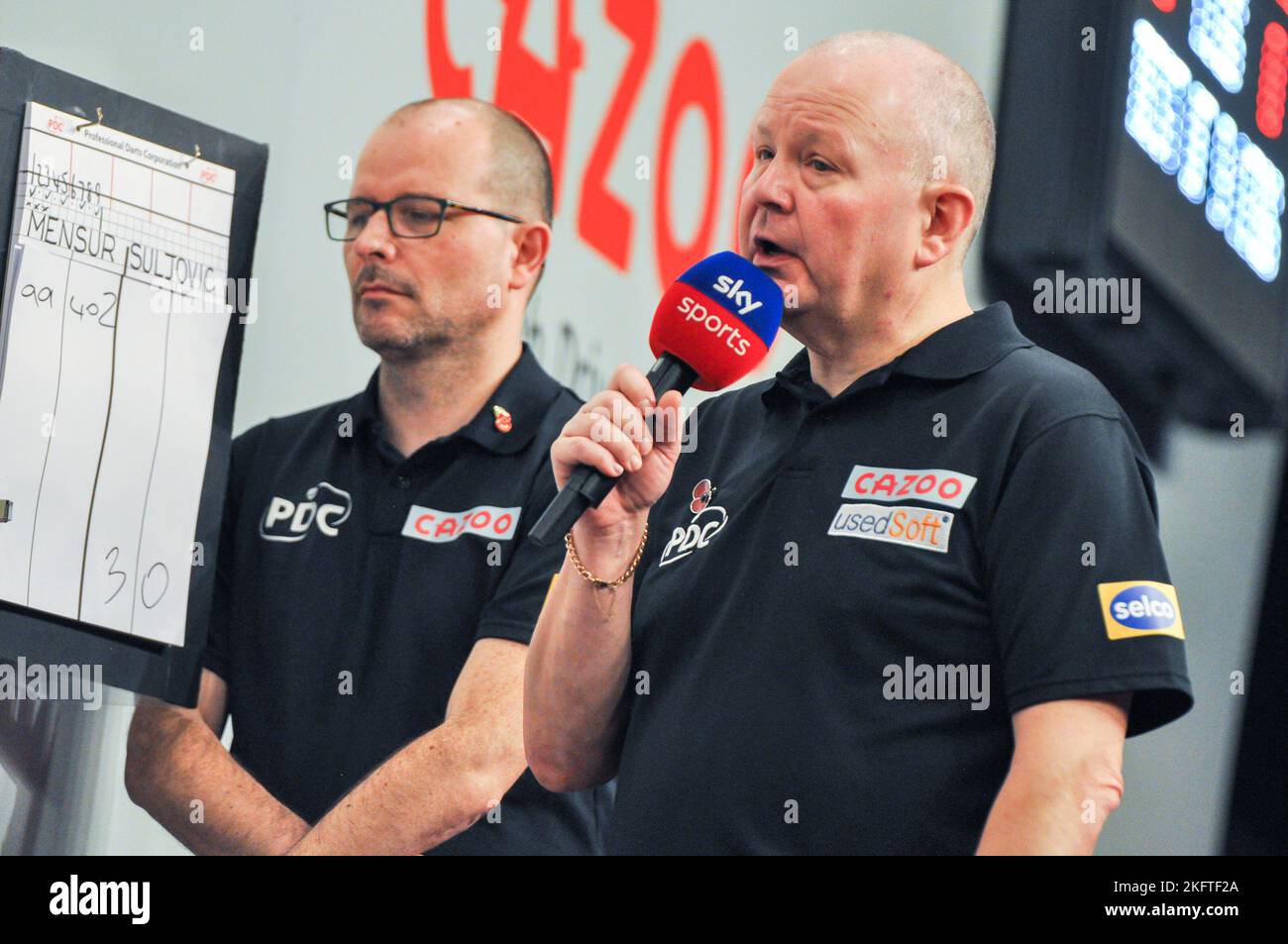 George noble darts hi-res stock photography and images - Alamy