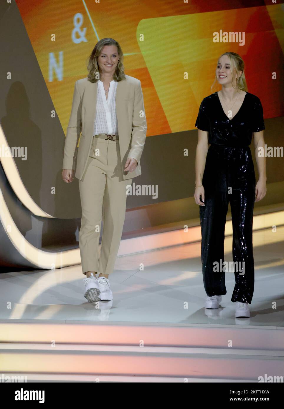 Friedrichshafen, Germany. 20th Nov, 2022. Soccer players Alexandra Popp ...