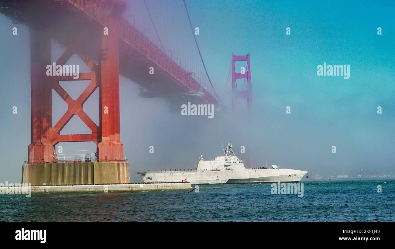221007-N-VX158-1069 SAN FRANCISCO (Oct. 7, 2022) Independence-class ...