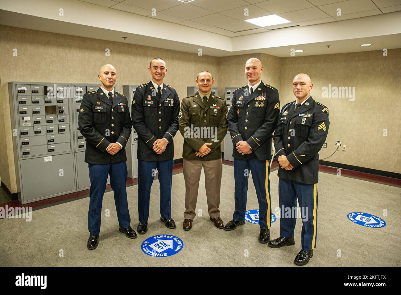 Team Minutemen, representing the Army National Guard, pose for a photo ...