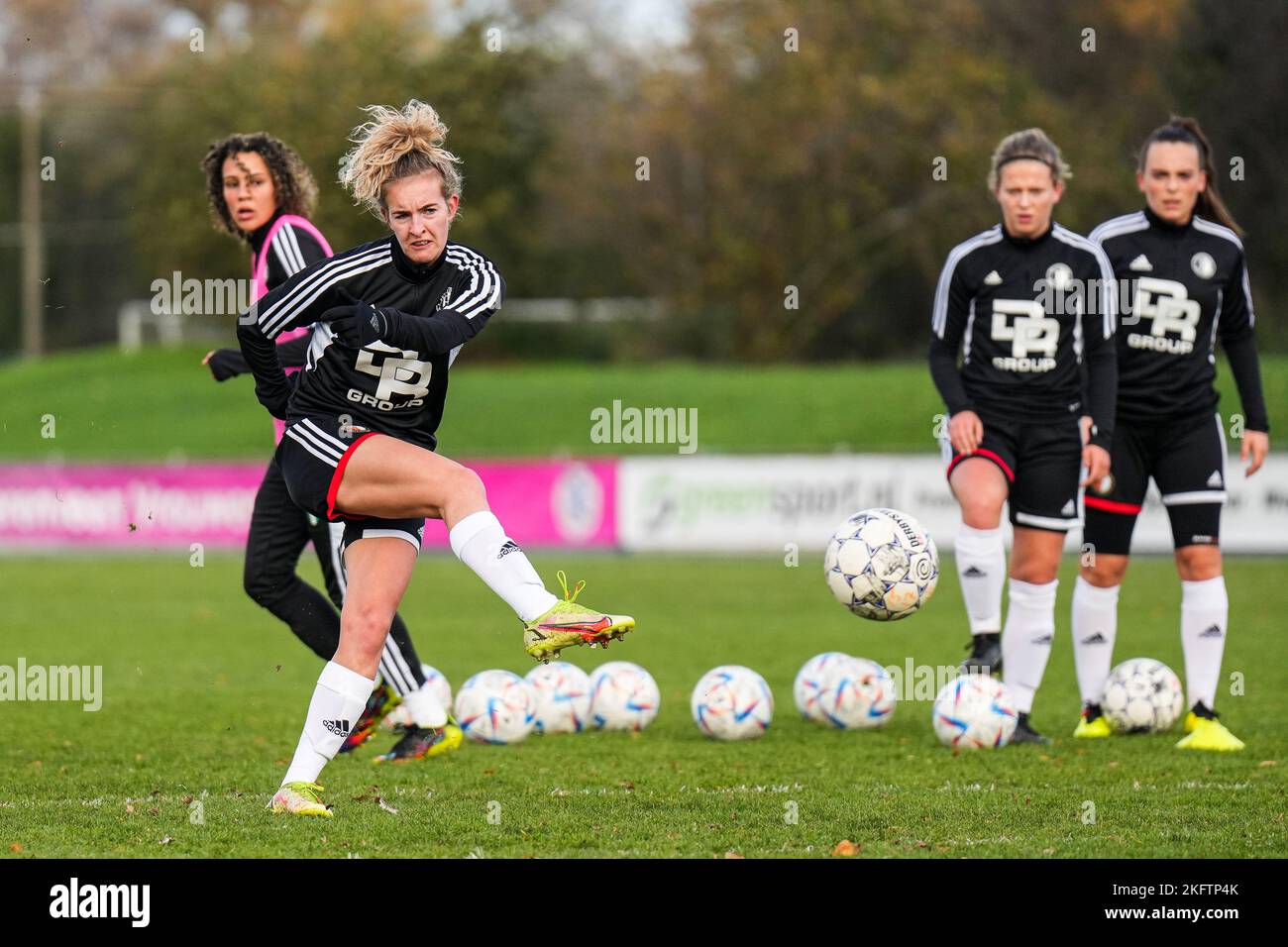 Heerenveen, Netherlands. 20 November 2022 Heerenveen - Maxime Bennink ...