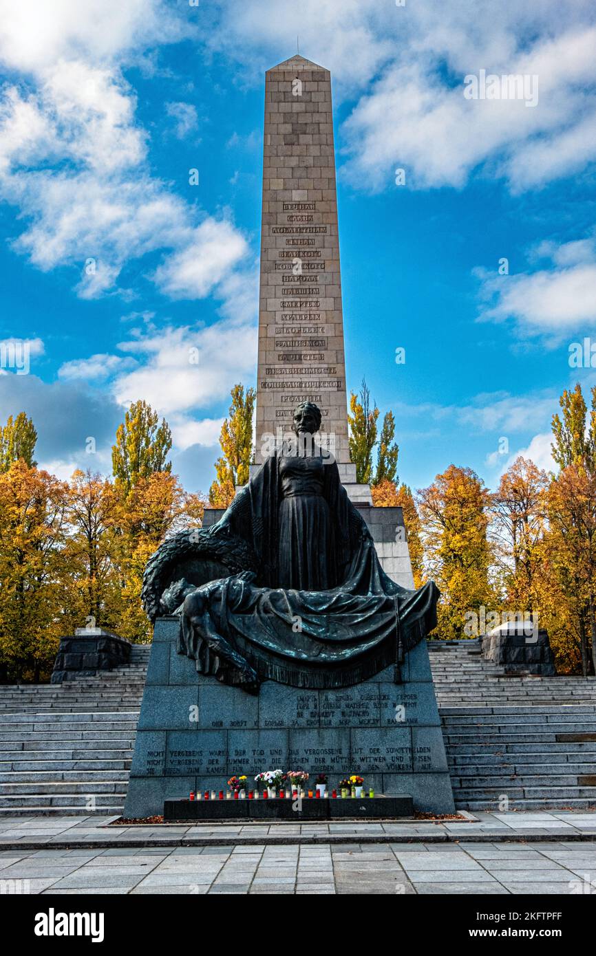 Obelisk & Mother Russia sculpture at Soviet War Memorial & Cemetery for ...