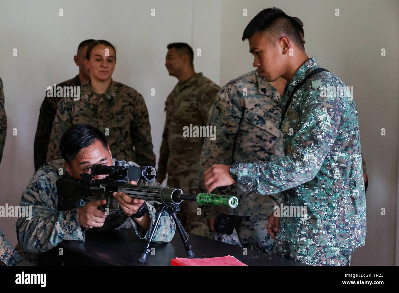 Sniper concealment class hi-res stock photography and images - Alamy