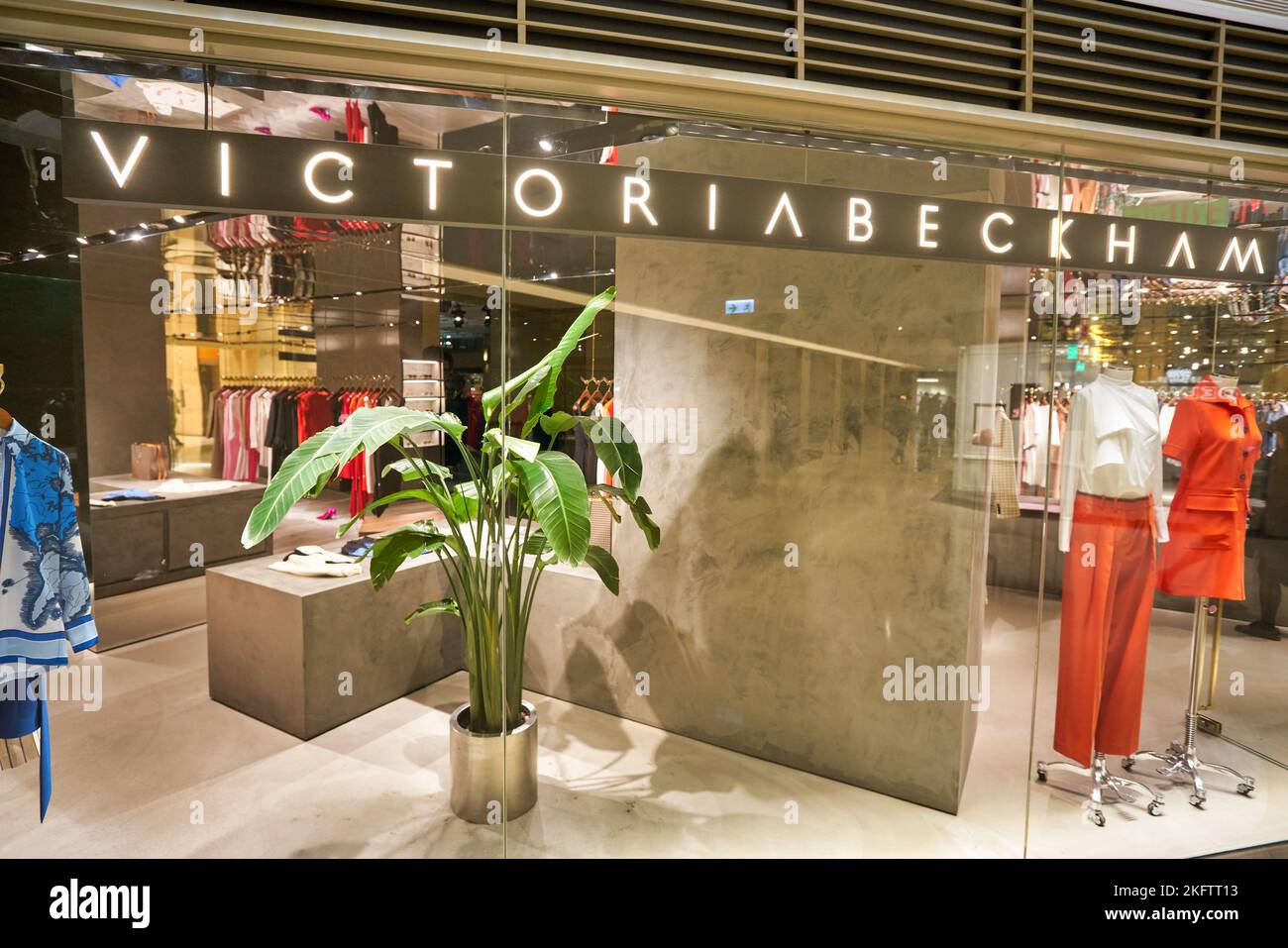 Victoria beckham shop hi-res stock photography and images - Alamy